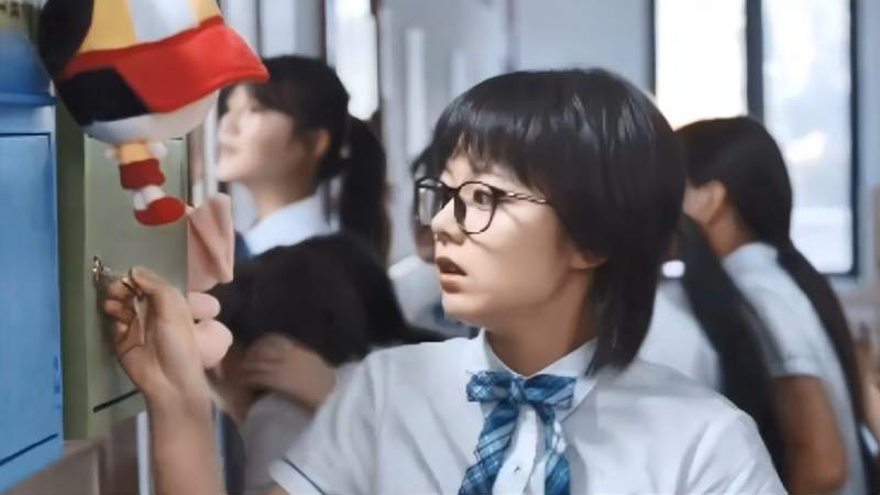 少年派：学渣担心学霸被劫色，利用身份击退情敌，小迷妹真多啊影视青春片好看视频 8514