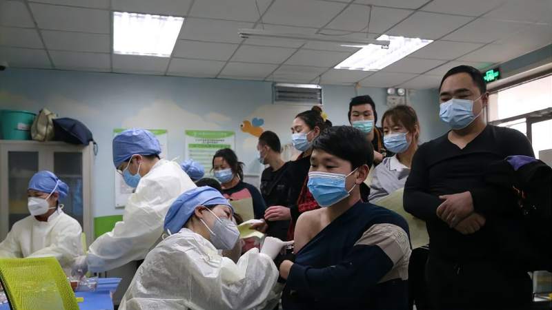 接种新冠疫苗后，如果发生异常反应怎么办？权威回应来了，注意健康养生健康常识好看视频