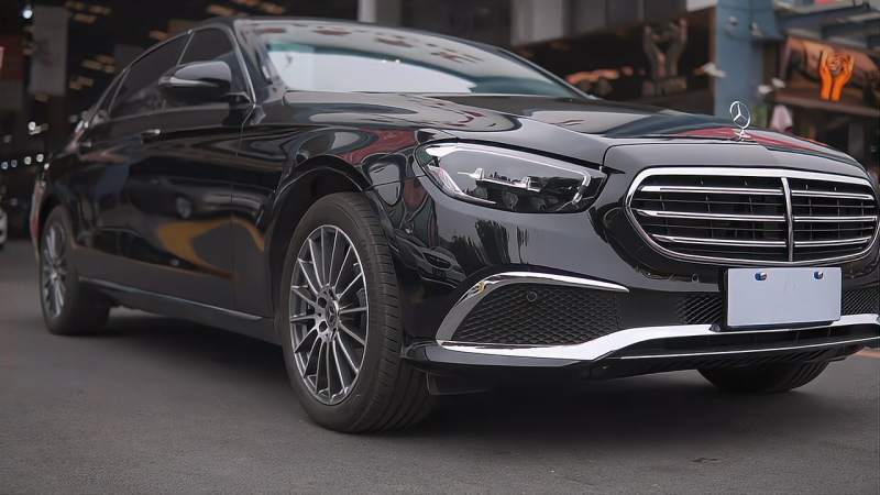 2021款奔驰E260L，1个月的新车一台，省购置税的好帮手,汽车,车评,好看视频