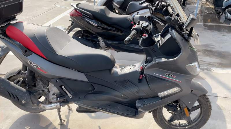 阿普利亚SRMax250踏板首批车主，已经跑了17000公里分享骑行感受,交通工具,交通工具,好看视频