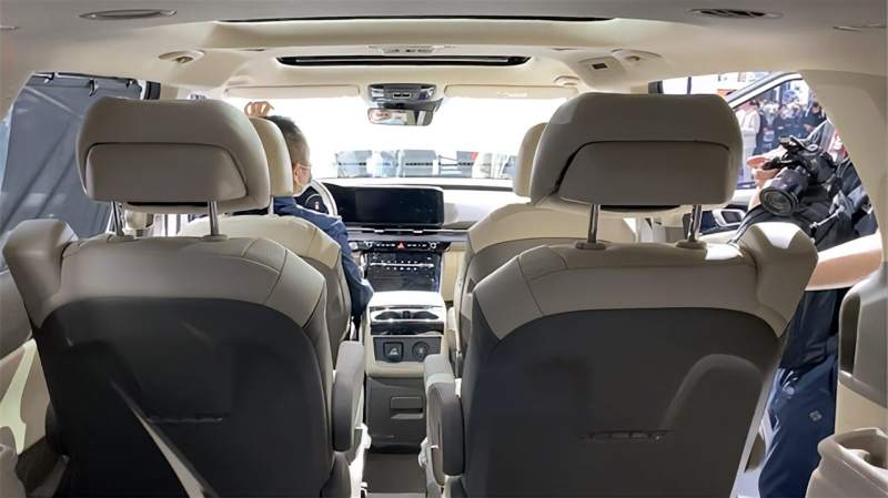 别克GL8选早了！这款长5155mm的MPV将国产，有望搭载3.5升V6引擎,汽车,车评,好看视频