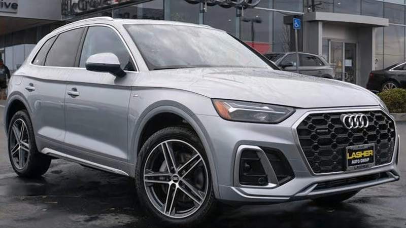 新款奥迪Q5海外实拍 搭载2.0T轻混系统,汽车,车评,好看视频