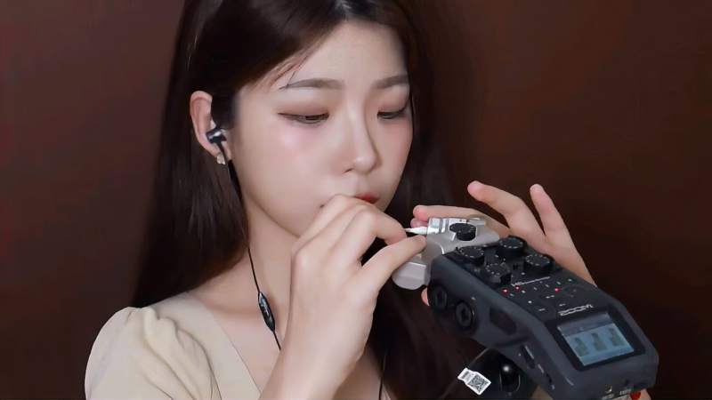 yeonchu小姐姐ASMR，舒服的采耳融化你的耳朵，耳机必备，安安助眠,生活,生活vlog,好看视频