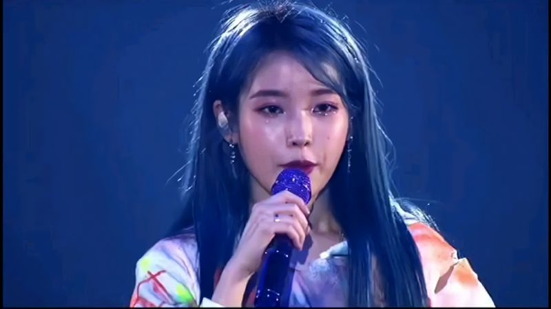 iu演唱会现场版，又是沉迷于iu神仙嗓音的一天,音乐,流行音乐,好看视频