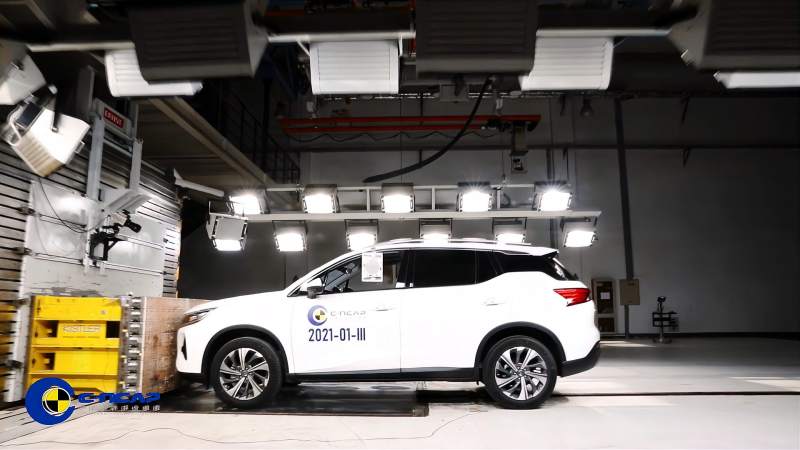 安全不输合资车型，传祺GS4荣膺C-NCAP碰撞测试五星认证,汽车,车评,好看视频