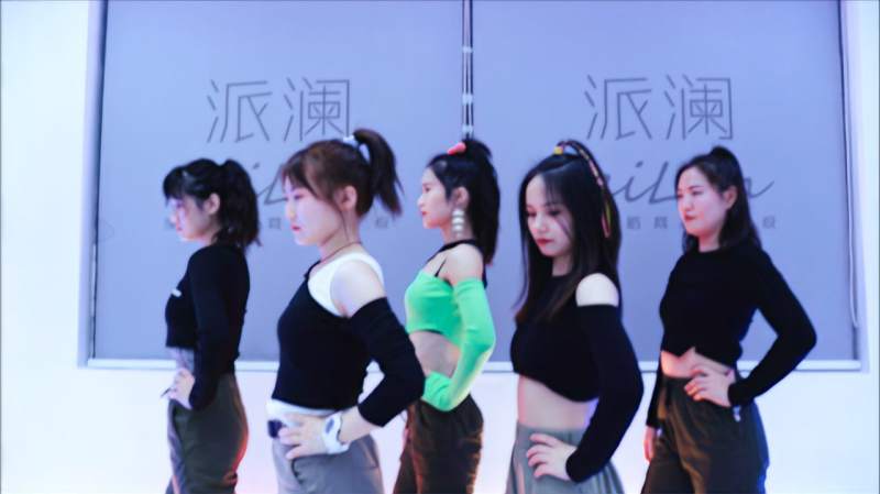 帅气又不失性感，爵士舞《black mamba》太抓人眼球了！,舞蹈,性感热舞,好看视频