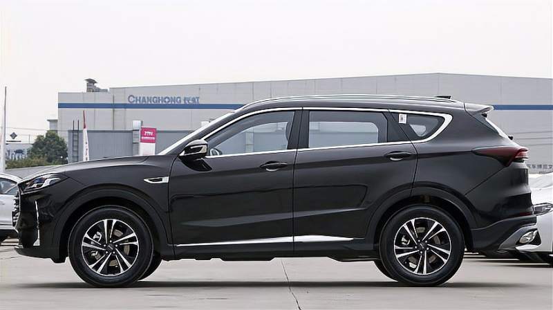 越卖越火的国产SUV！5/6/7座可选还带四出排气，单月大卖18016辆,汽车,车评,好看视频