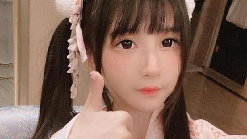 蔡萝莉真实年龄意外曝光,00后秒变90后,网友:蔡奶奶实锤了! 社会 民生 好看视频